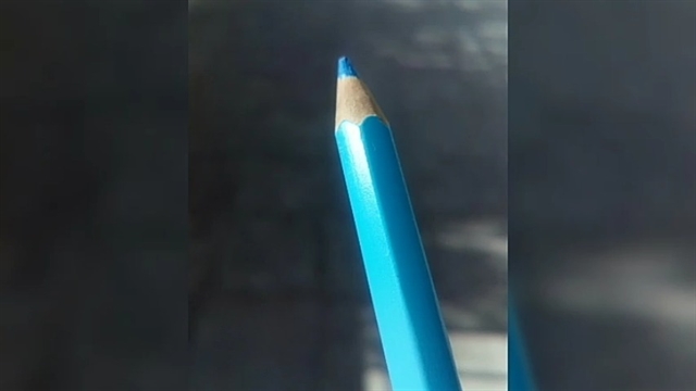 من یه دخترم اما رنگ مورد علاقه ام آبیه پس نگید دخترا عاشق صورتی ان نماشا